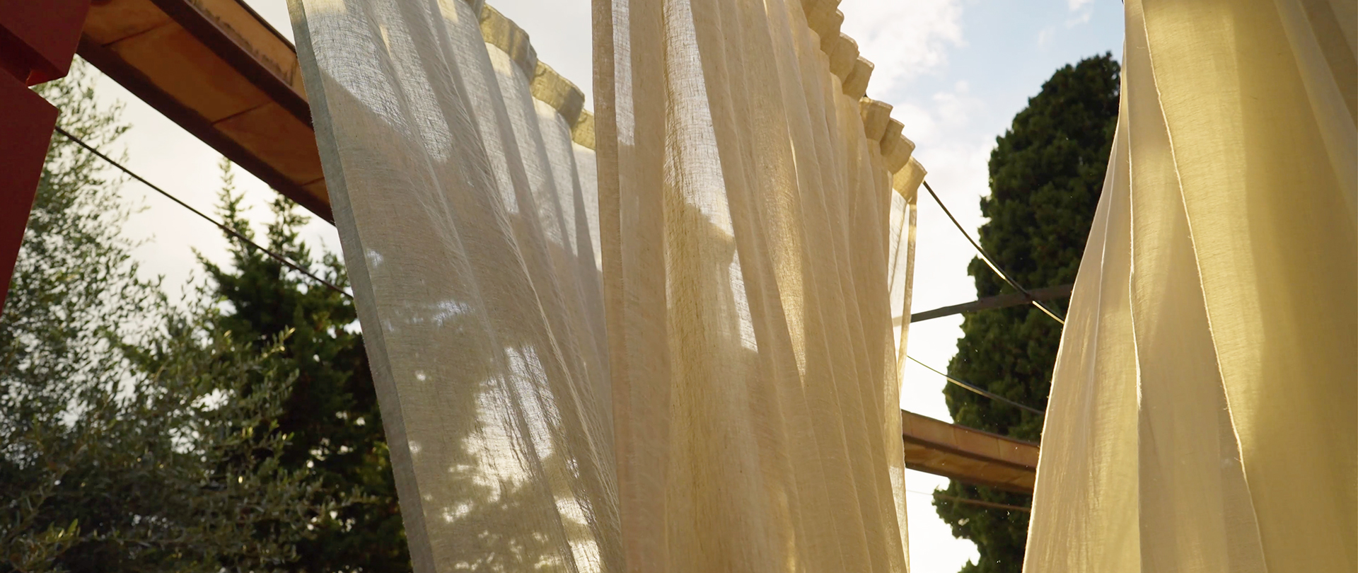 Fabrics & wallcoverings - Misia